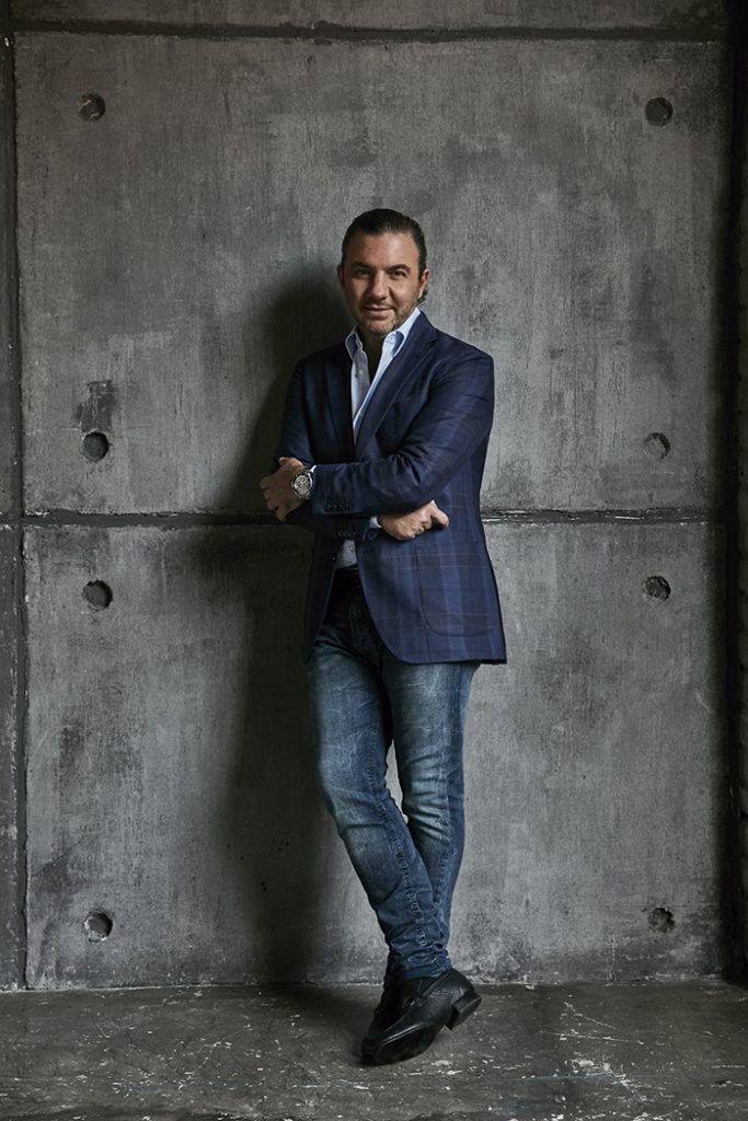 Él creó una plataforma de compras exclusivamente con membresía • Forbes ...