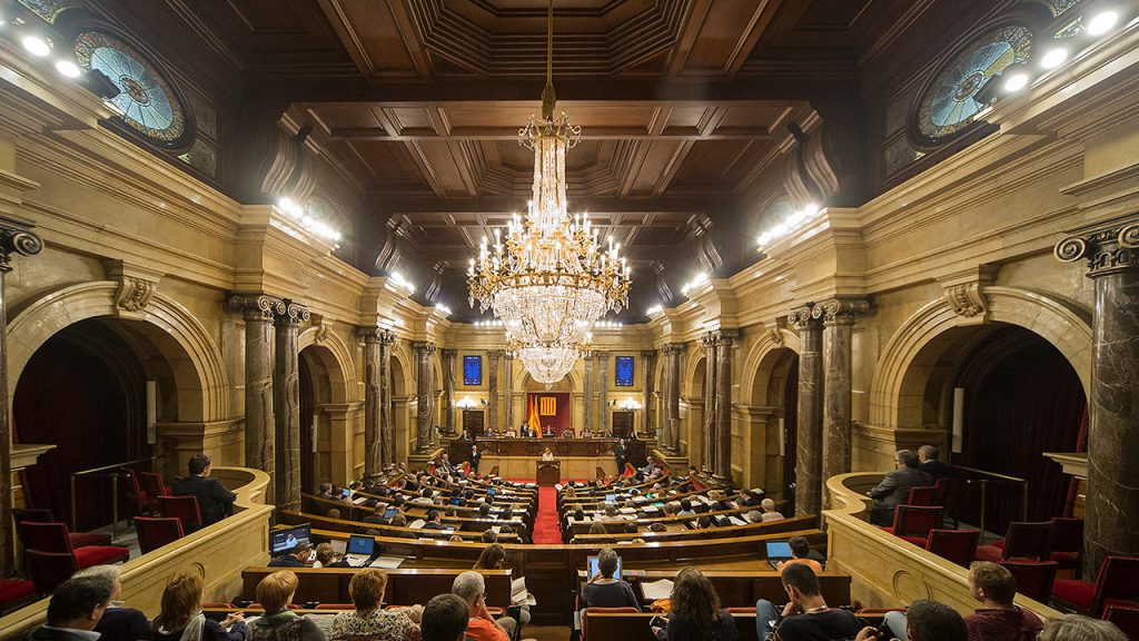 Parlamento de Cataluña aprueba su independencia de España