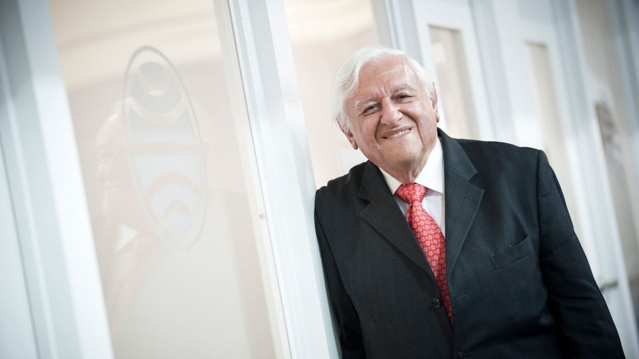 "Catón", el columnista más leído de México cumple 80 años