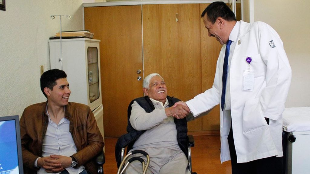 IMSS abre más de 8,000 vacantes para médicos especialistas y enfermeras ...