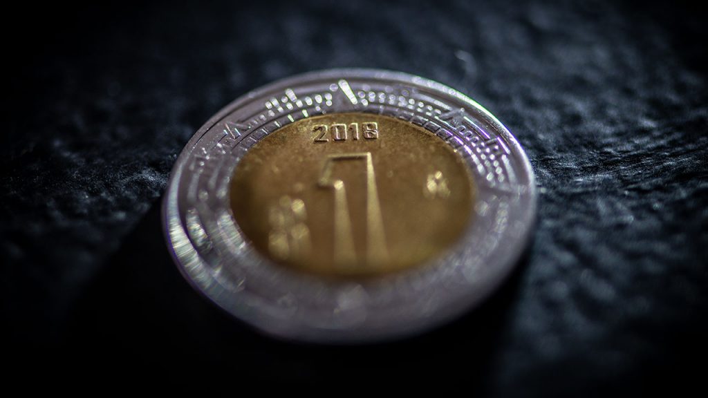 El peso mantiene su nivel y opera con normalidad • Mercados • Forbes México