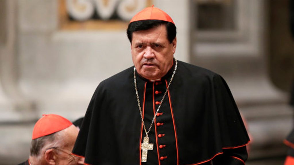 Norberto Rivera mejora de Covid-19; lo extuban tras más de una semana