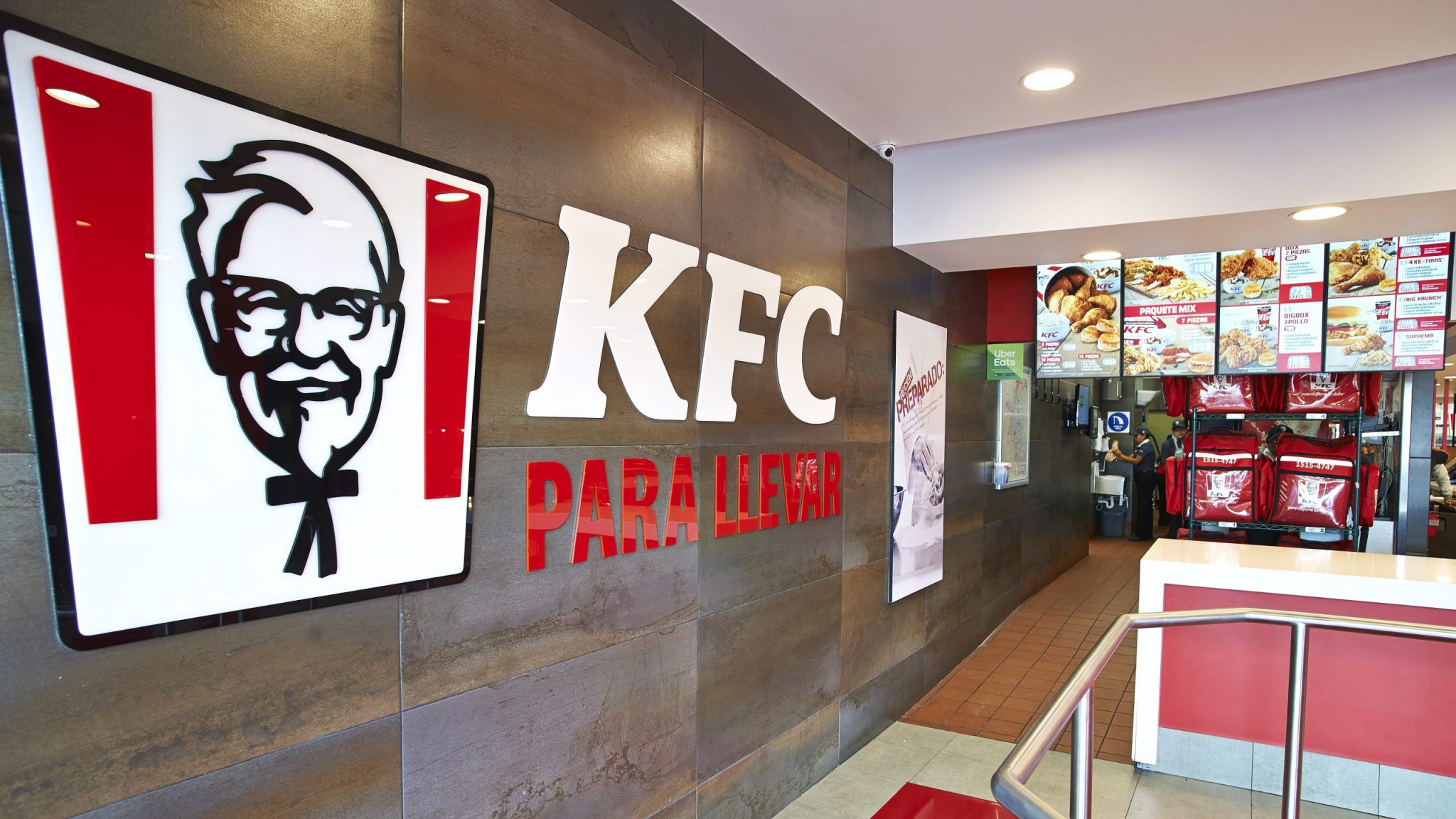 KFC retira su eslogan por ser inapropiado en tiempos de Covid-19