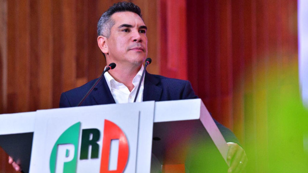 Alejandro Moreno 'Alito' recurre a los colores patrios y a la 'M' de ...