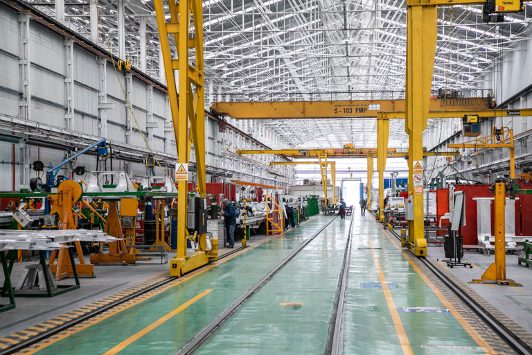 Manos mexicanas y ADN francés y alemán moldean el Tren Maya