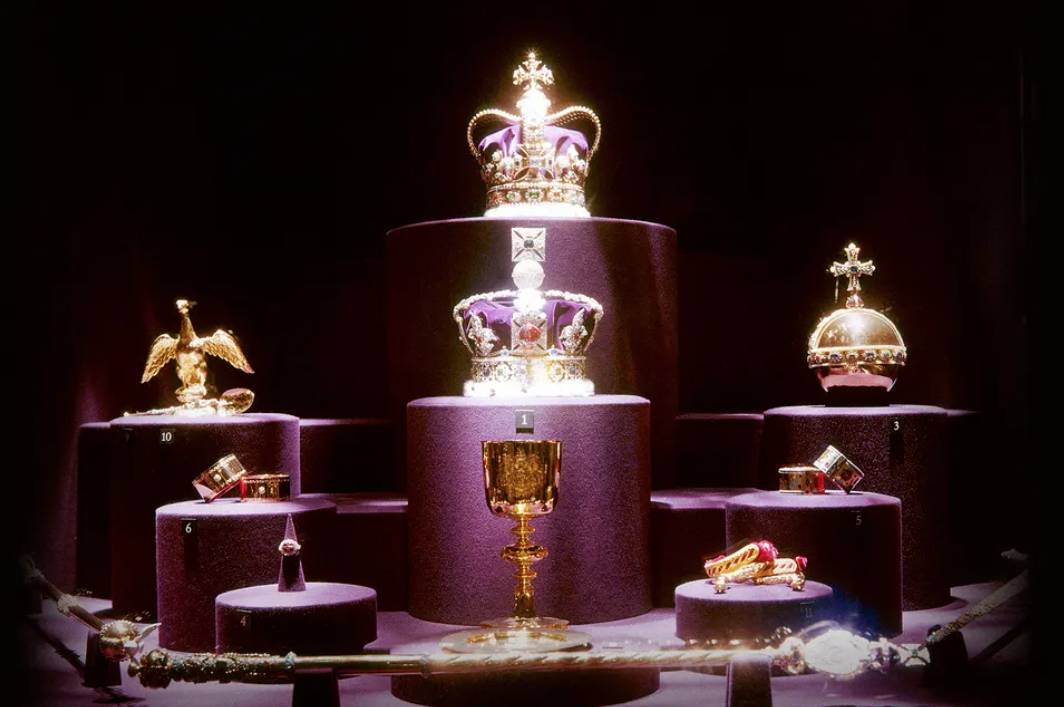 ¿Qué tan rico es el rey Carlos III? Entérate de la escandalosa fortuna ...