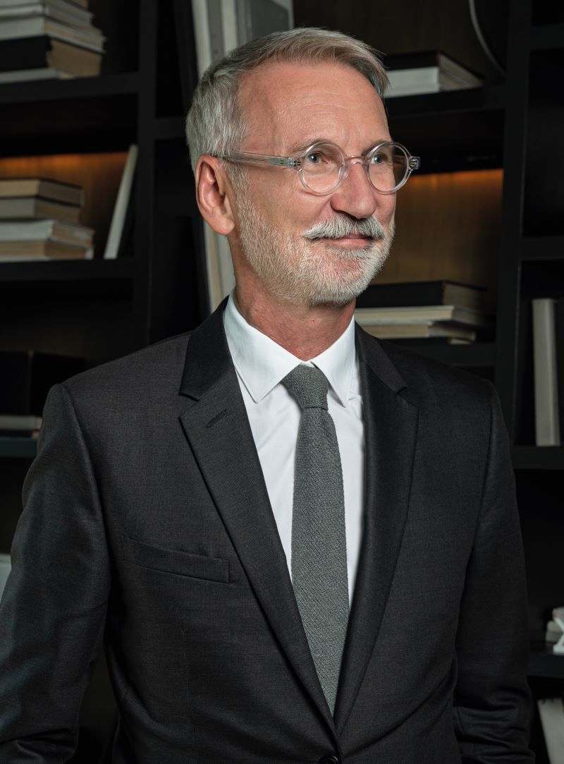 Longchamp reabre sus puertas en México: Jean Cassegrain cuenta todos ...