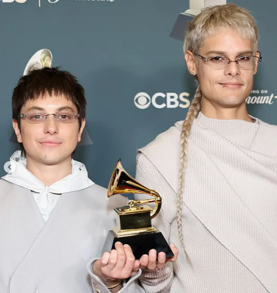 Ca7riel & Paco Amoroso exploran una 'nueva fe' musical junto a Sting