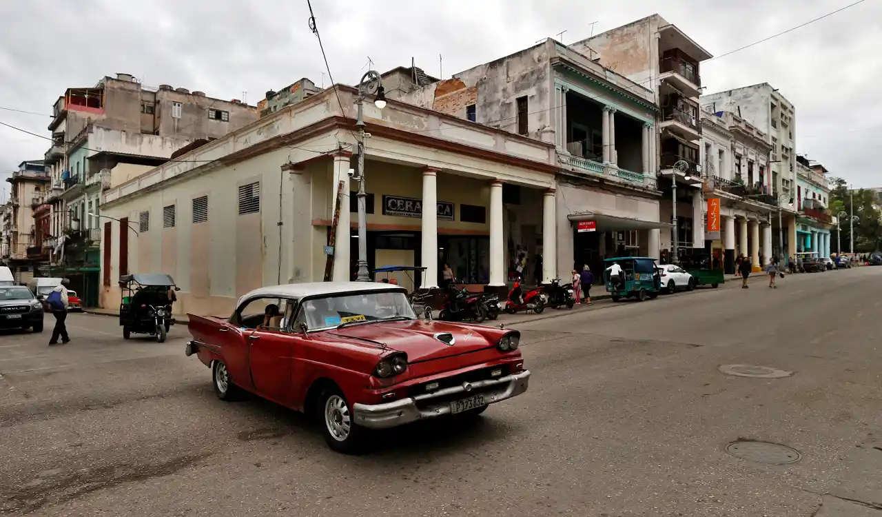 El asedio petrolero de EU comienza a paralizar Cuba • Internacional ...