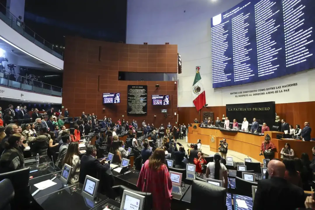 Senado aprueba Plan B sin revocación de mandato en 2027 • Forbes ...